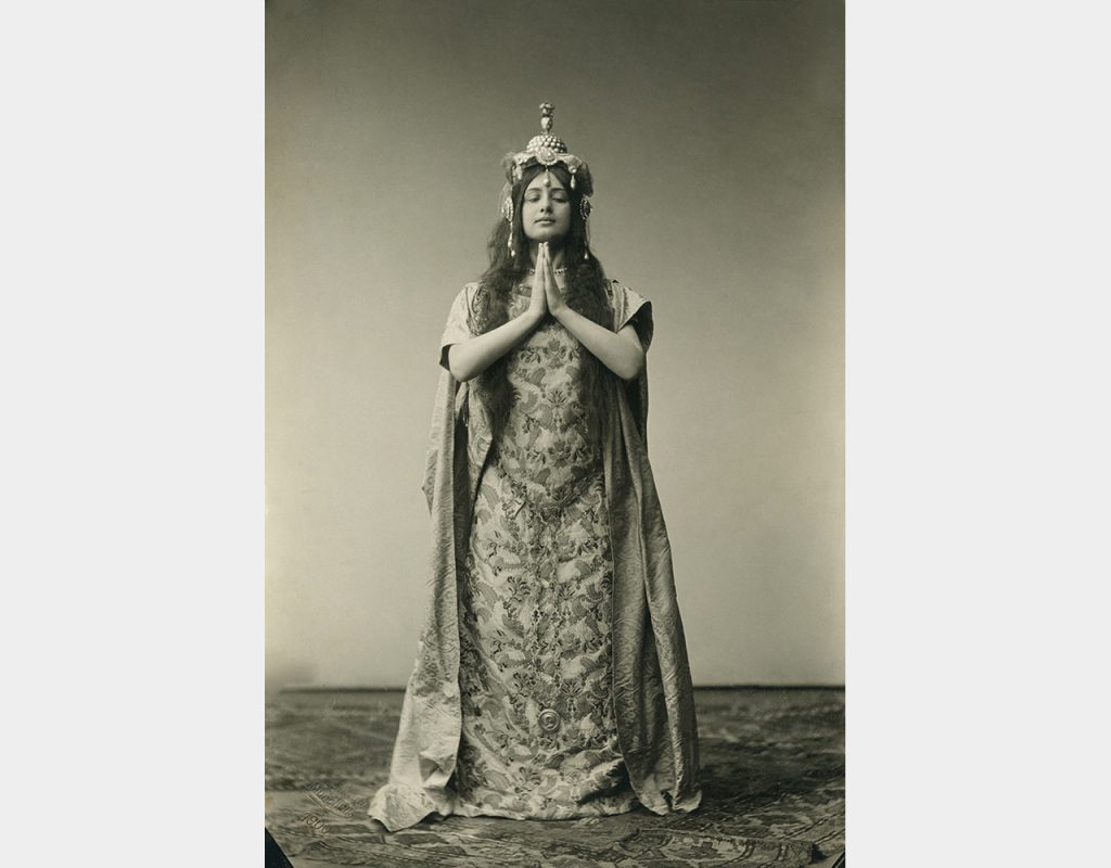 „Münchner Künstlerfeste in historischen Fotografien“ – Pe-Lin Neven Du Mont